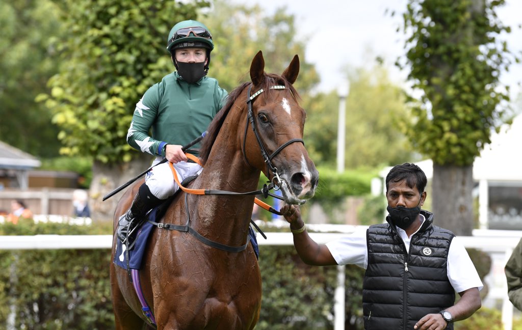 extra-elusive-winning-at-windsor | Harry Charlton | Beckhampton House