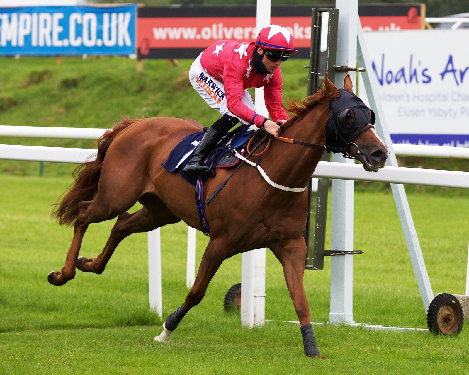 her-way | Harry Charlton | Beckhampton House